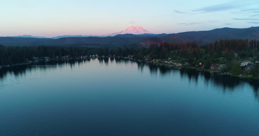 Scenic view of peak of Mount Rainier, Washington image - Free stock ...