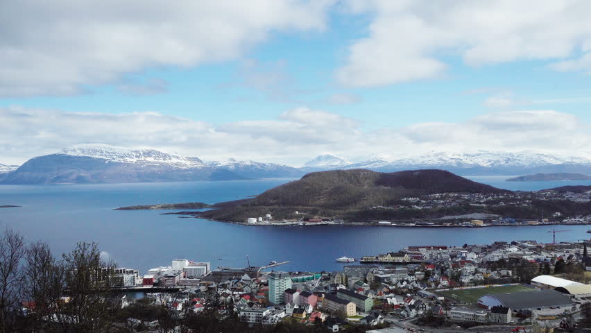 Seaside Town landscape in Norway image - Free stock photo - Public ...