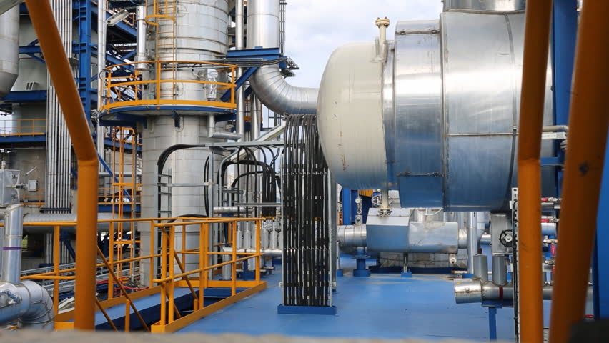 Oil Refinery Plant , Pipeline Structure And Machinery In Process Area ...