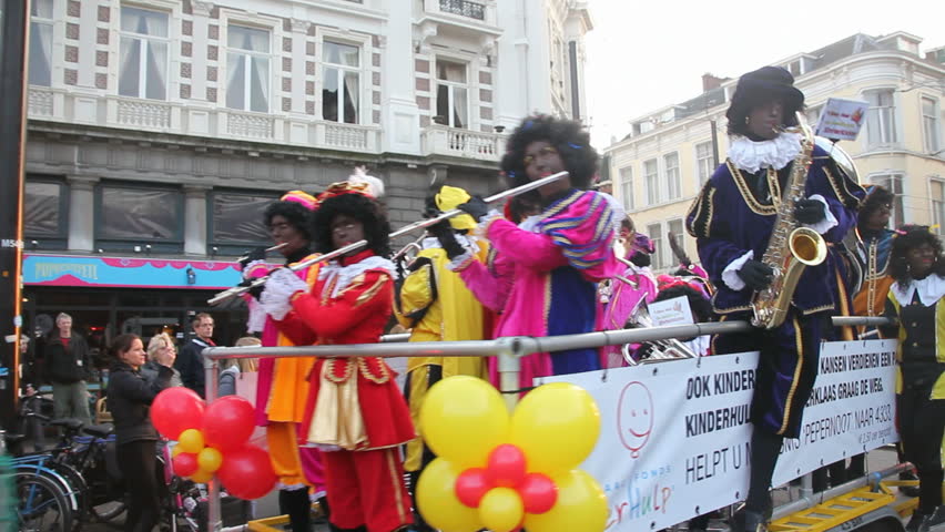 THE HAGUE, HOLLAND - NOVEMBER 12 - The Santa Claus (Sinterklaas) Parade ...