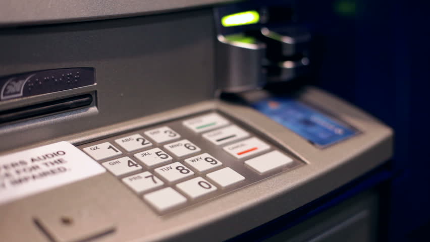 Using The Keypad On A Credit Card Reader (EFTPOS Machine) In Retail ...