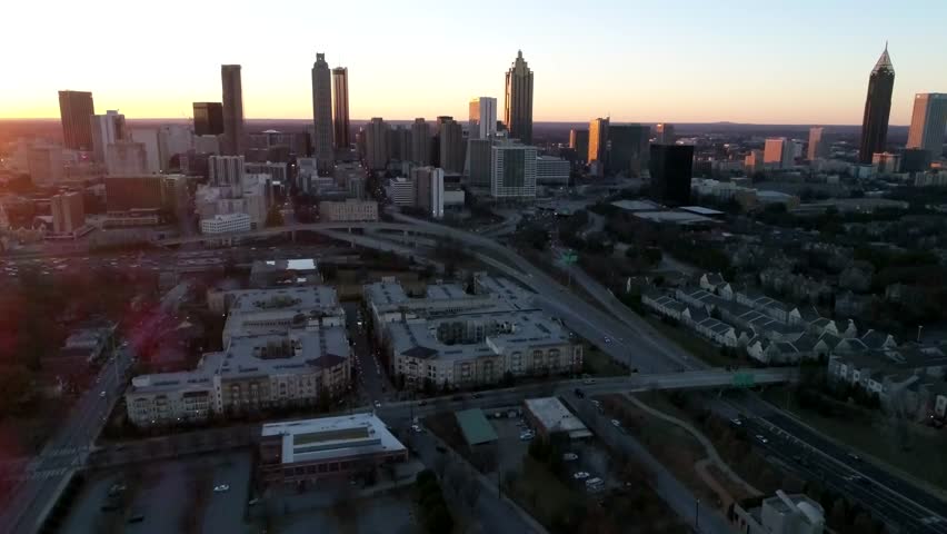Atlanta Skyline Time Lapse Over Looking Freedom Parkway Стоковые футажи ...