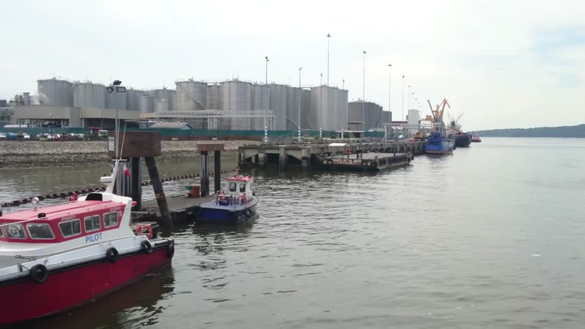 Petronas Methanol Labuan Logo