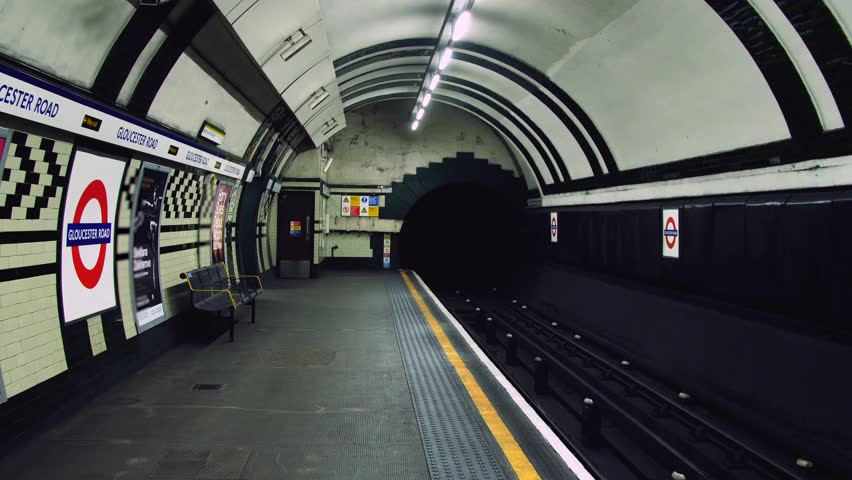 LONDON - JUNE 7: Electric Subway Train Moving From The South Kensington ...