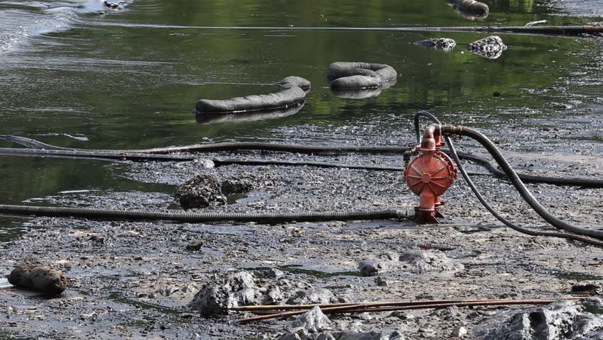 Oil Pump Evacuate Crude Oil Stock Footage Video (100% Royalty-free ...