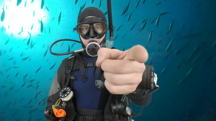 Dive Instructor Shows Sing YOU Also A Available On The Green Screen All ...